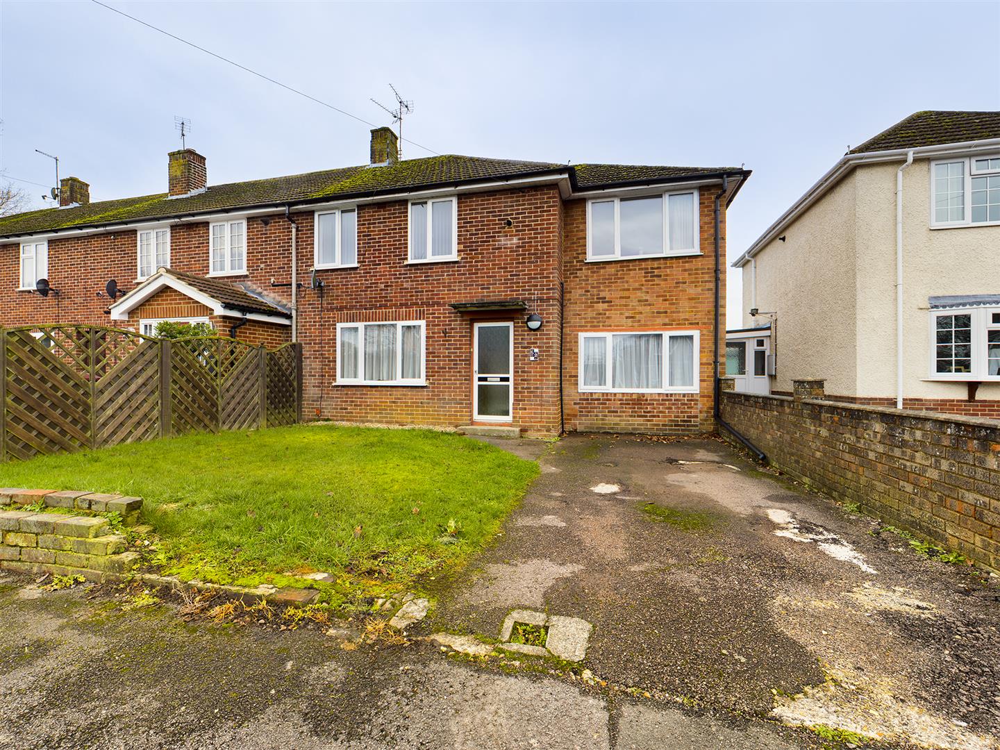 Lansdowne Road, Tilehurst, Reading | Village Properties