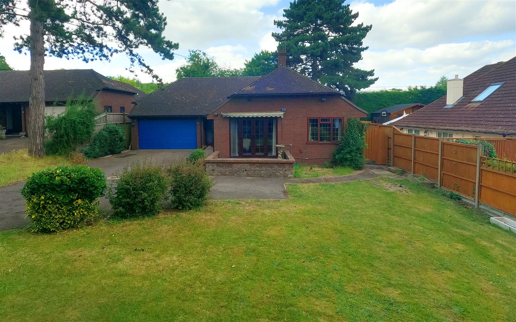 Cockney Hill, Tilehurst, Reading | Village Properties