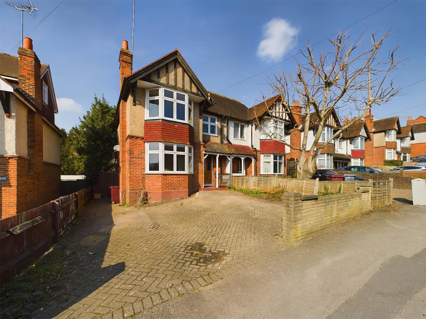 Grovelands Road, Reading | Village Properties