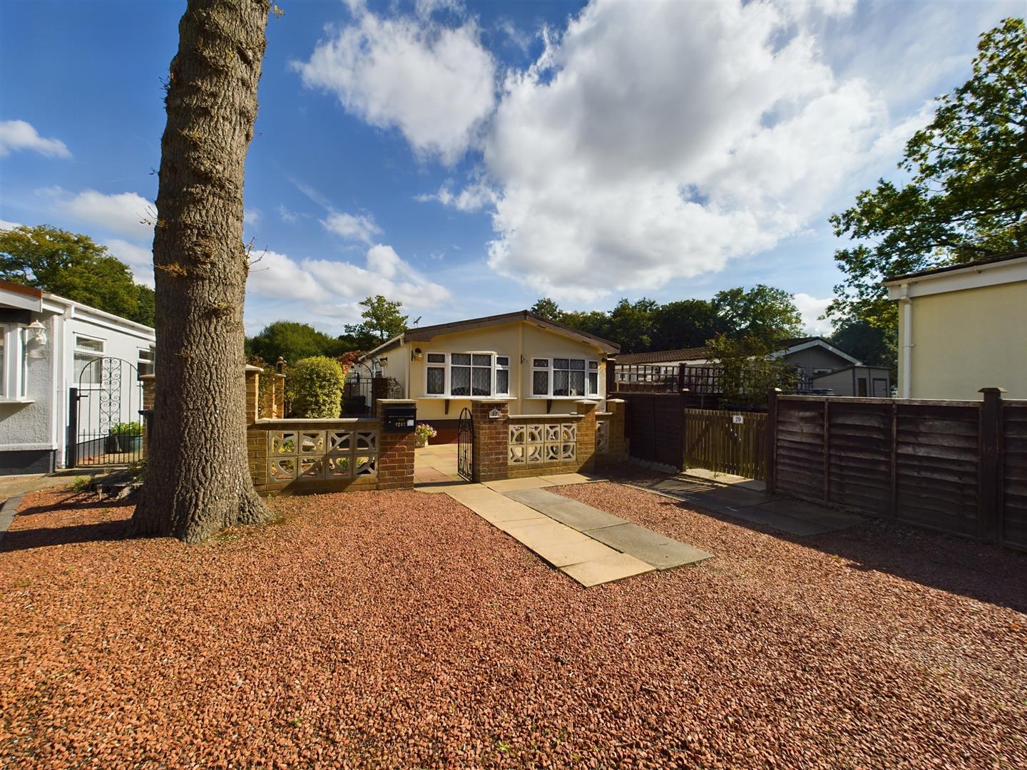 Park Lane, Finchampstead | Village Properties