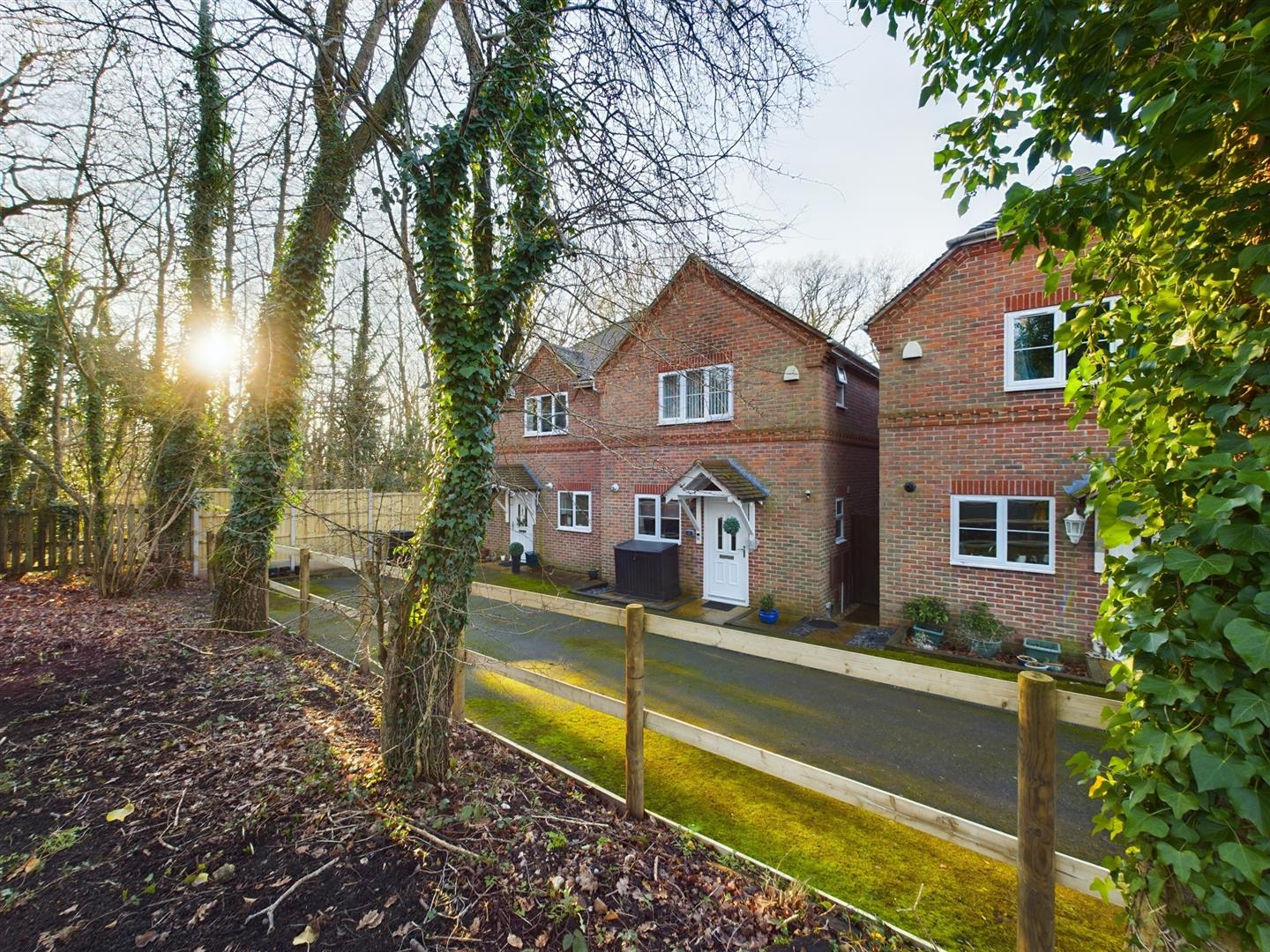 Voller Drive, Tilehurst, Reading | Village Properties