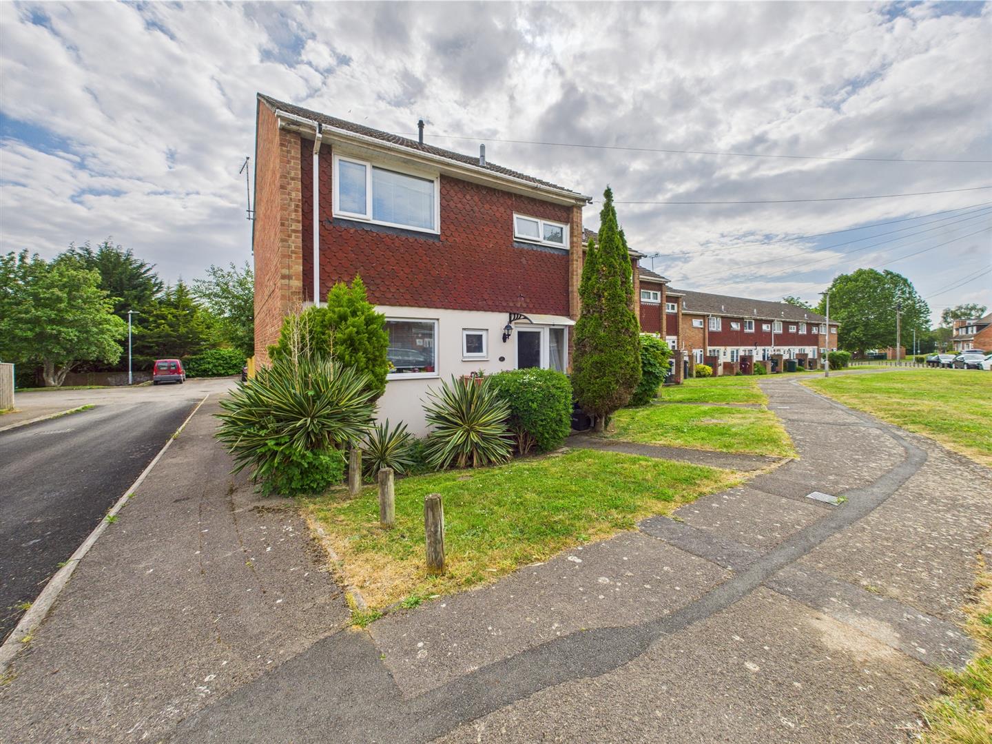 Colliers Way, Reading | Village Properties